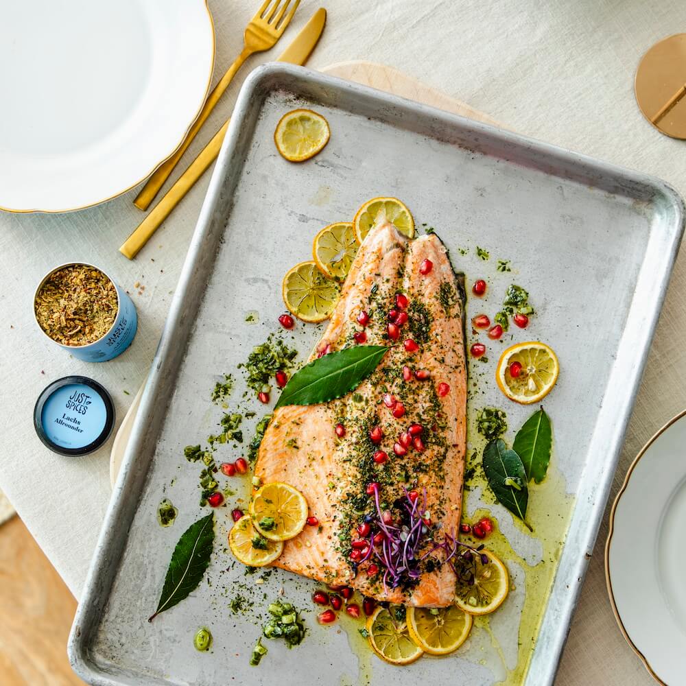Lachshälfte im Backofen | Rezept | JUST SPICES®