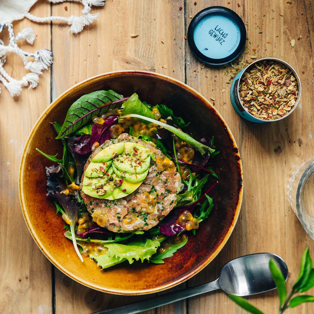 Lachstatar mit Avocado | Rezept | JUST SPICES®